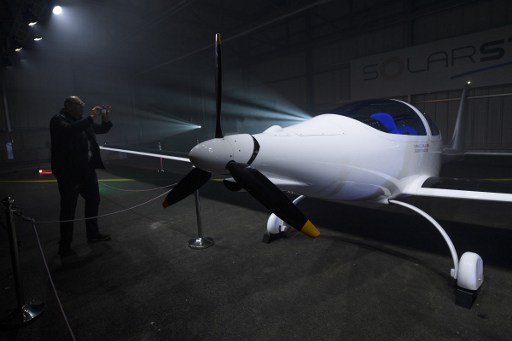 Swiss unveil stratospheric solar plane