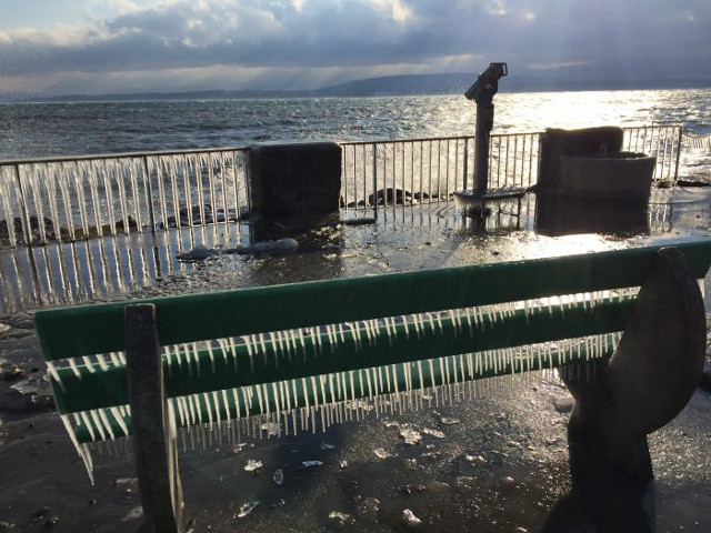 Icy bise wind causes travel chaos in western Switzerland