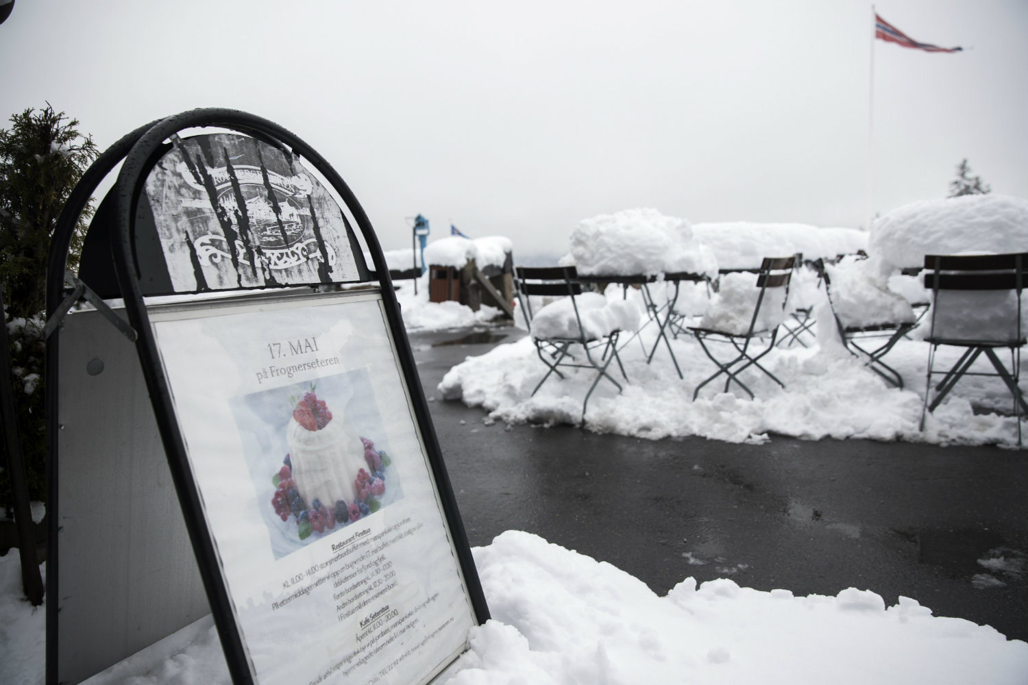 Norwegians take skis out of storage after freak snowfall