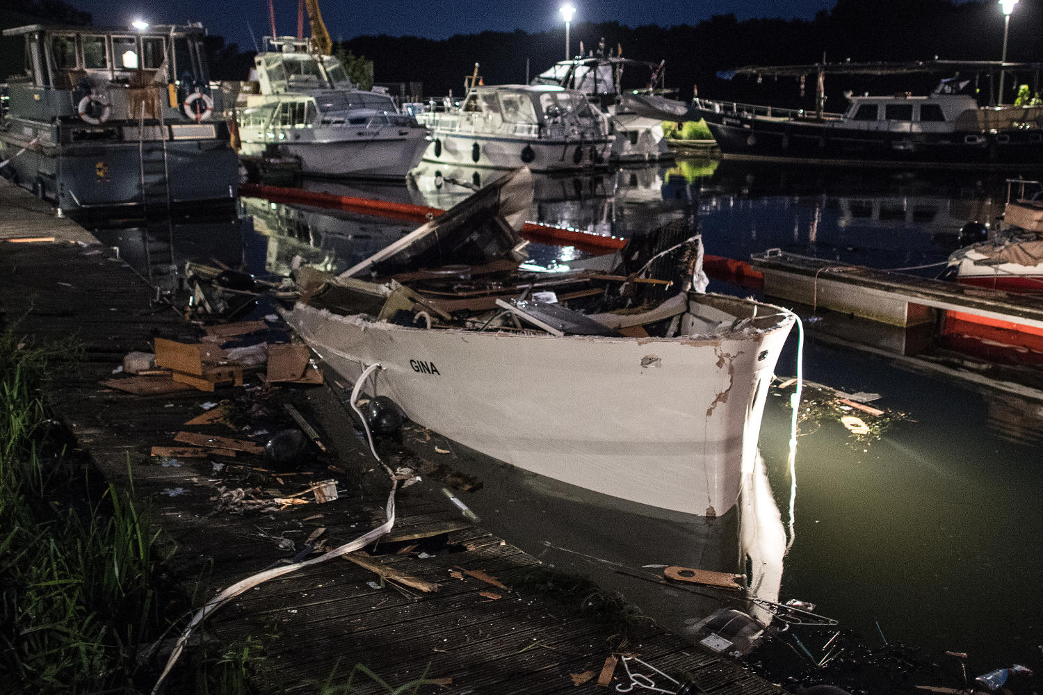 Exploding yacht injures 16 in west German harbour