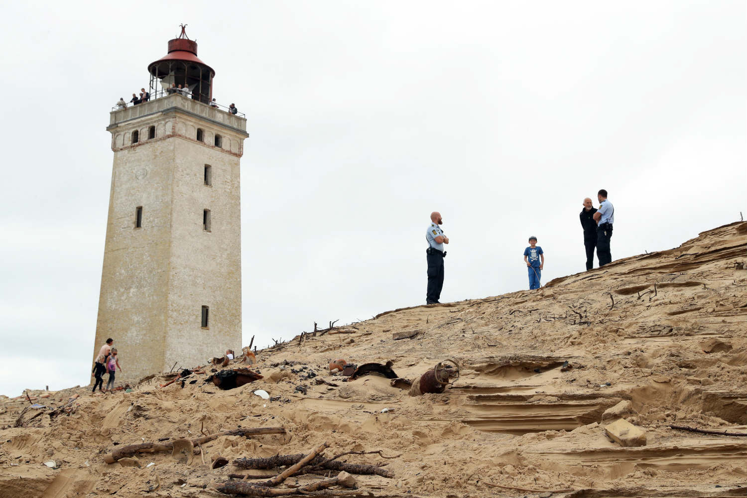WW2 bomb found on beach near Danish lighthouse