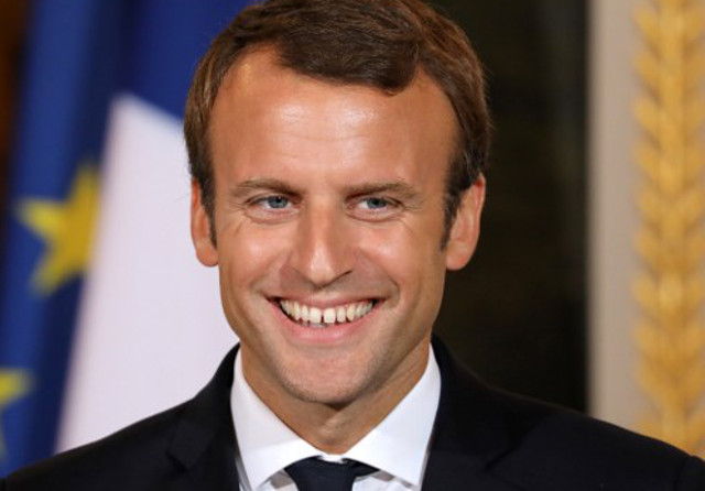 Macron pens poem for British girl who loves the Eiffel Tower