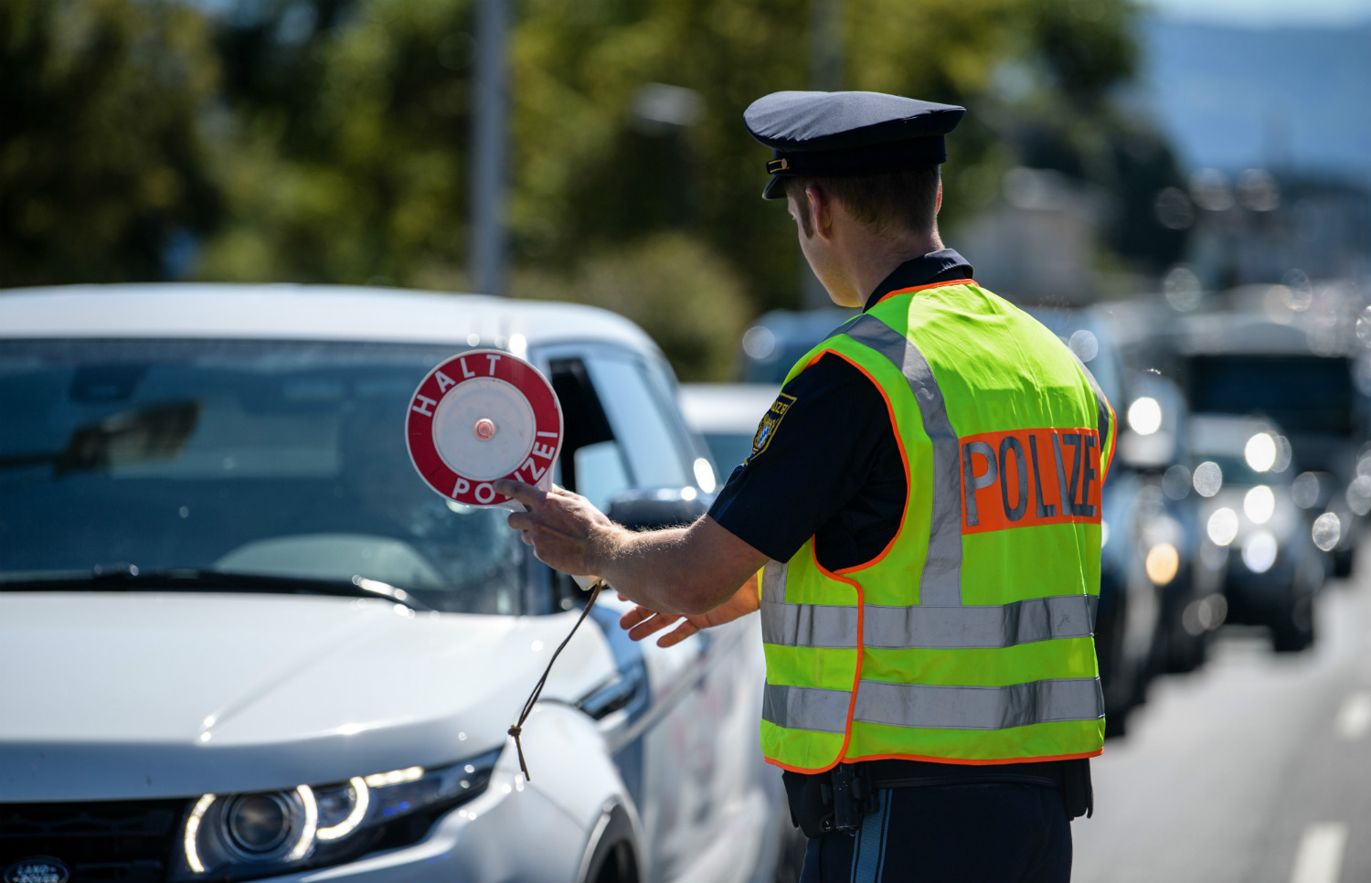 Germany extends Austria border controls over migrants