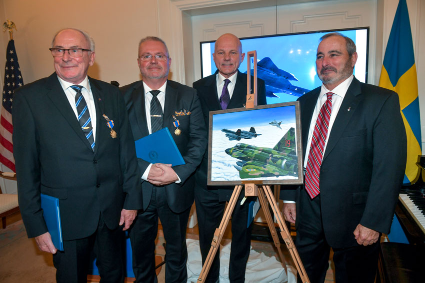 Swedish pilots honoured by US for secretive Cold War rescue
