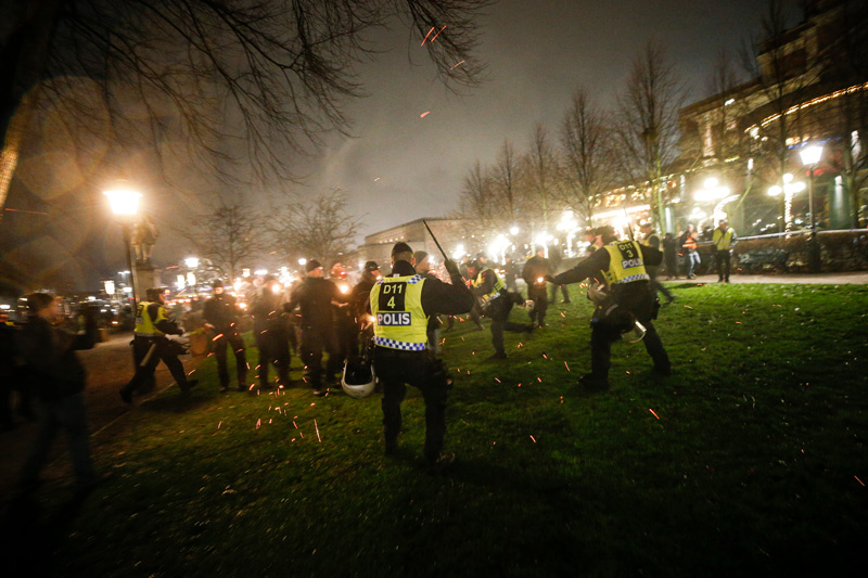 Clashes break out in Stockholm at right-wing event