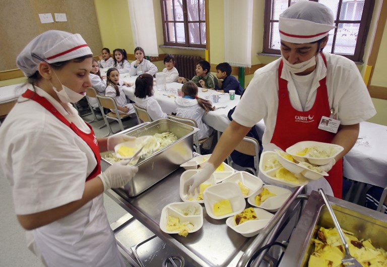 Denying school lunch subsidies to immigrant children is discrimination ...