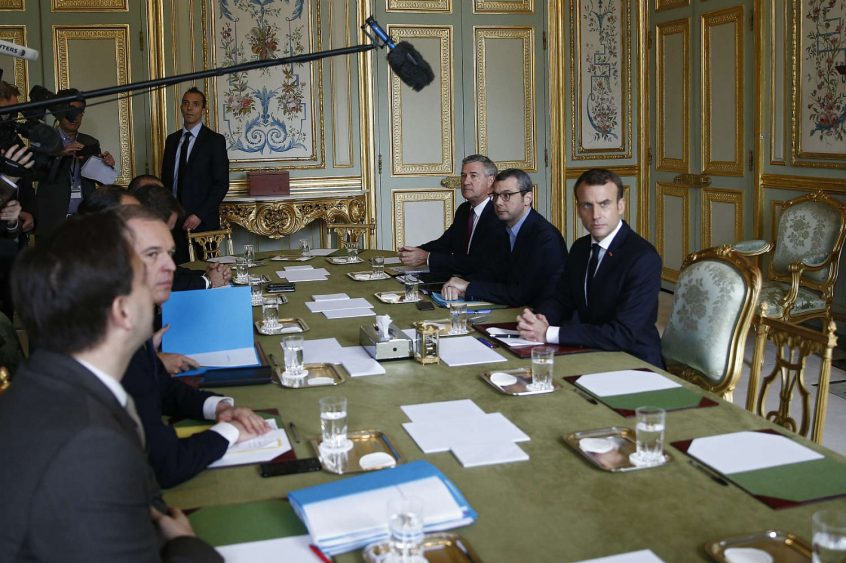 Macron leads crisis meeting after Paris anti-government riots