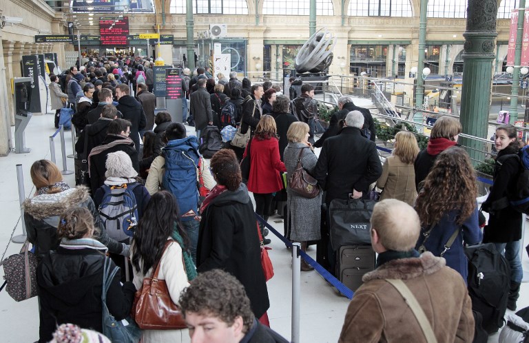 Eurostar passengers face five-hour queues in Paris as French customs ...