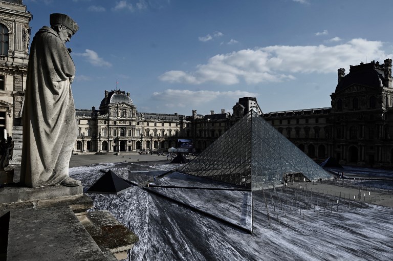 VIDEO: French artist JR’s incredible optical illusion reveals Louvre ...