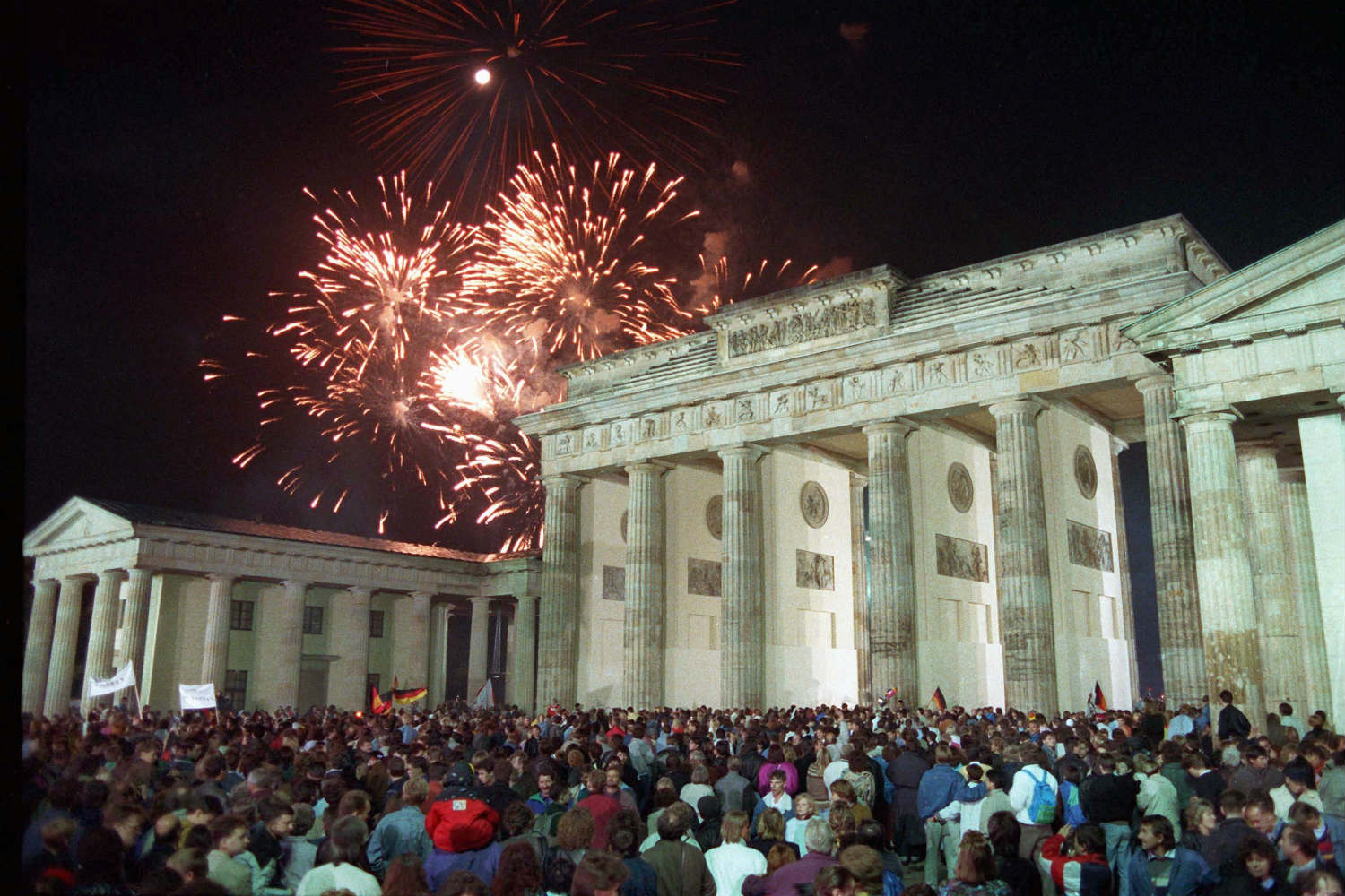 30 years on: German government hails success of reunification