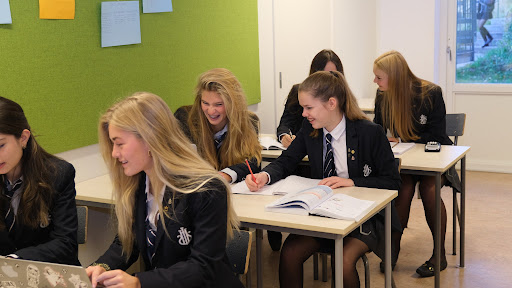 Where to find Swedish students abroad: top universities revealed