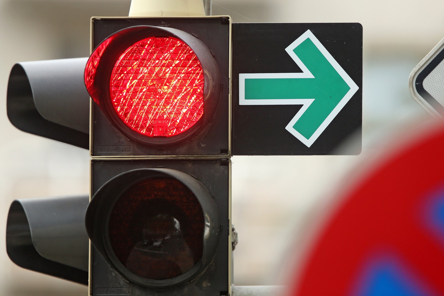 Driving In Germany Eight German Road Signs That Confuse Foreigners Driving In Germany Eight German Road Signs That Confuse Foreigners