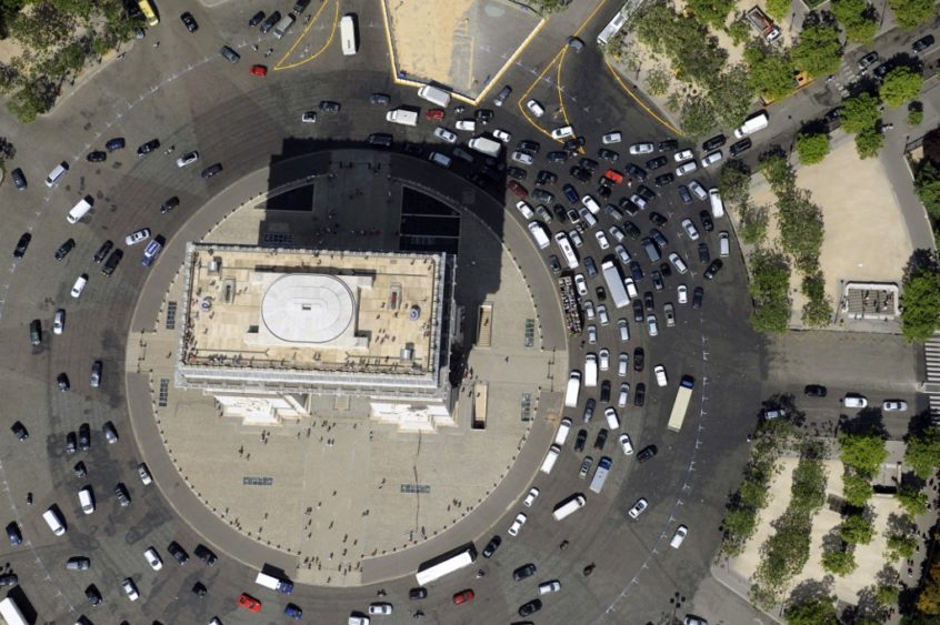 OPINION: The Arc de Triomphe roundabout is an emblem of Paris, so don’t ...