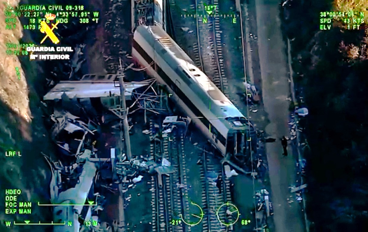 IN IMAGES: The aftermath of Spain's deadly train collision